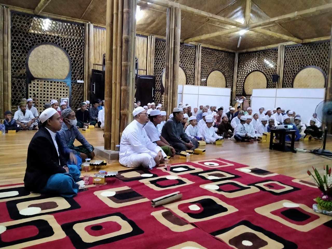Guru Wildan Doakan Jemaah Beruntung Dunia Akhirat – Radio Suara Banjar